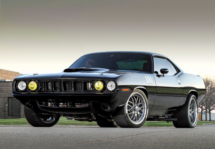 This AAR-influenced ’71 ’Cuda sets a quick pace with a... | Hemmings